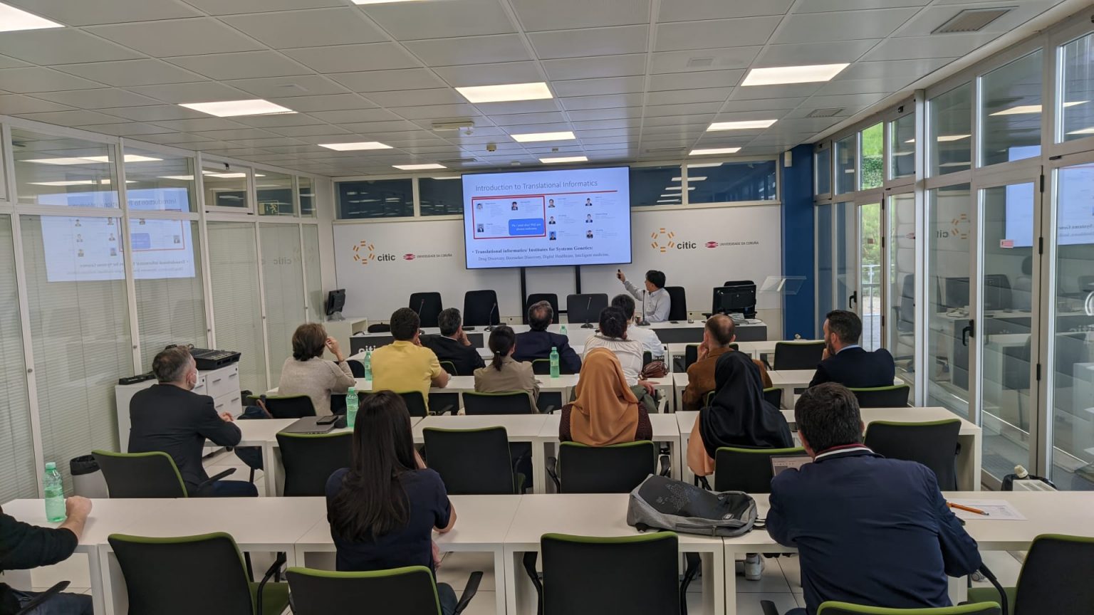 El profesor Bairong Shen comparte su visión de “medicina inteligente” para atención ...